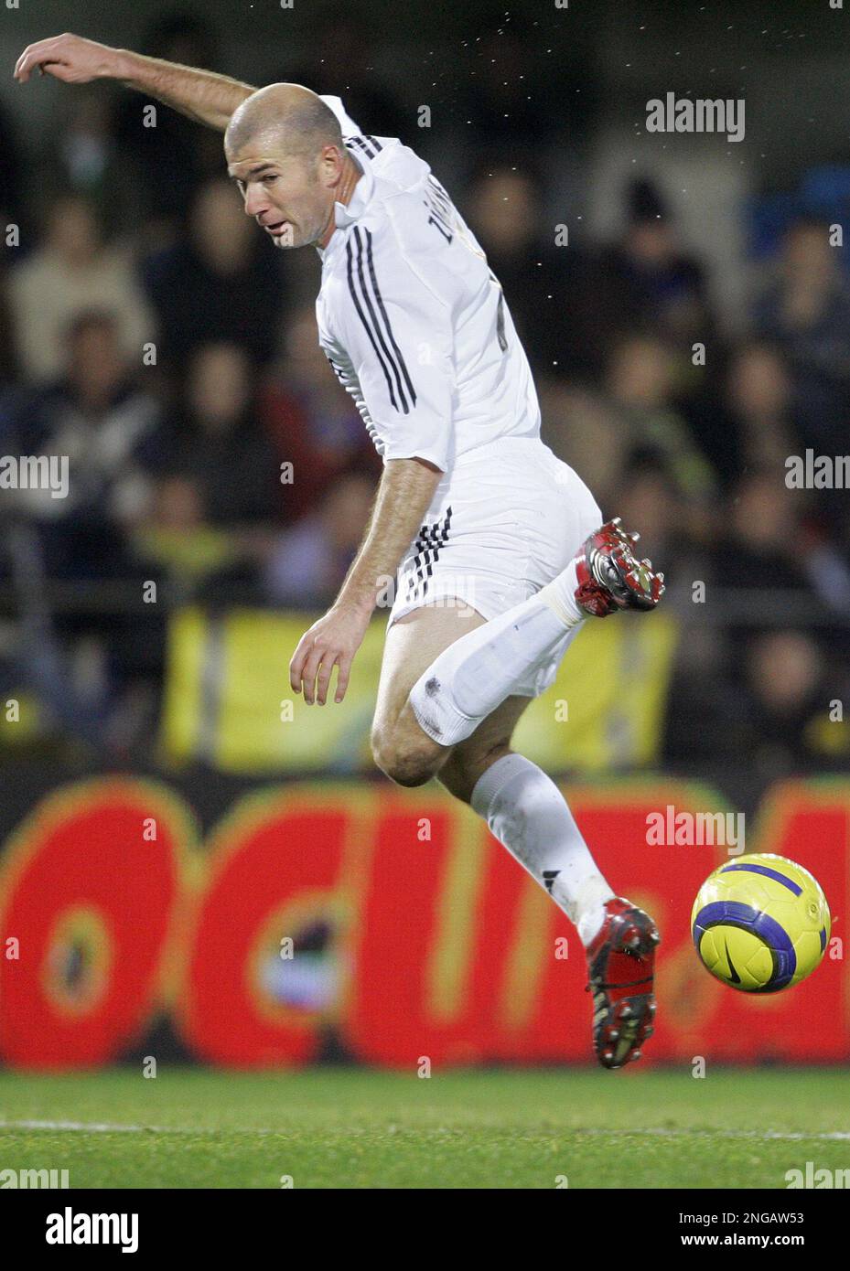 Real Madrid French player Zinedine Zidane during a Spanish league ...