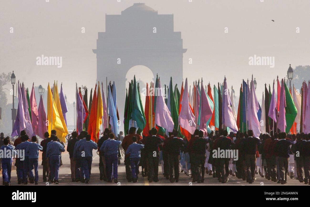 Delhi School children march with colorful flags during the Republic Day ...