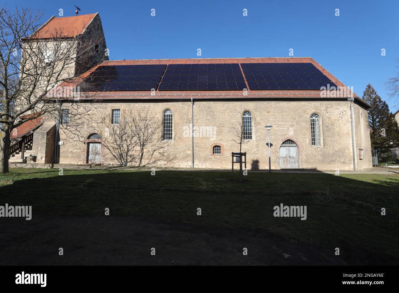 Solar panels on roof church hi-res stock photography and images - Alamy
