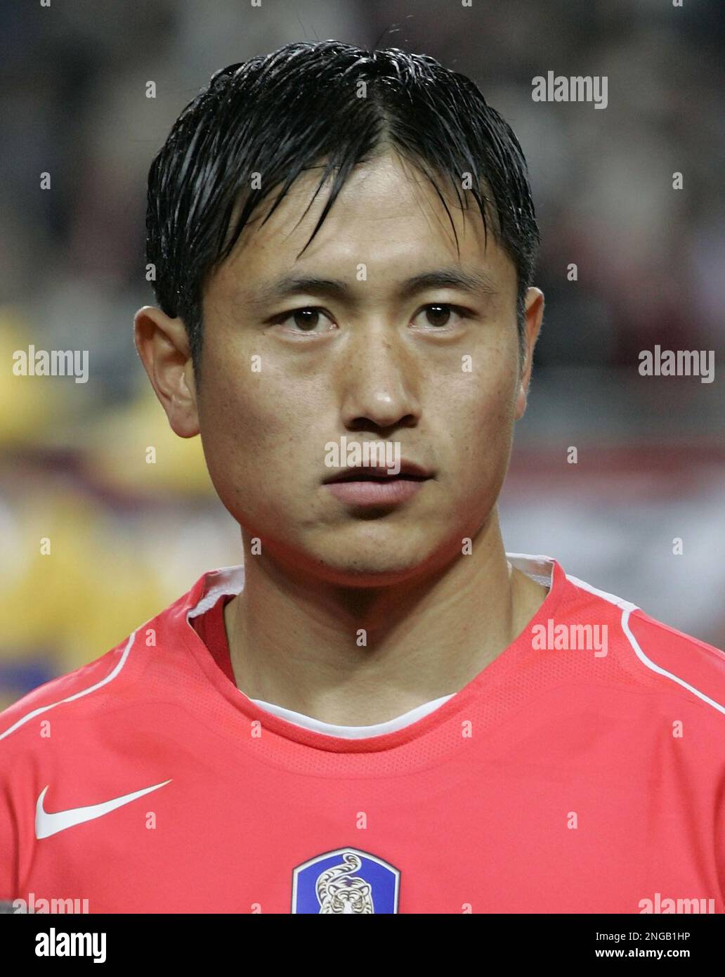 South Korean national soccer team's Lee Young-pyo of England's ...