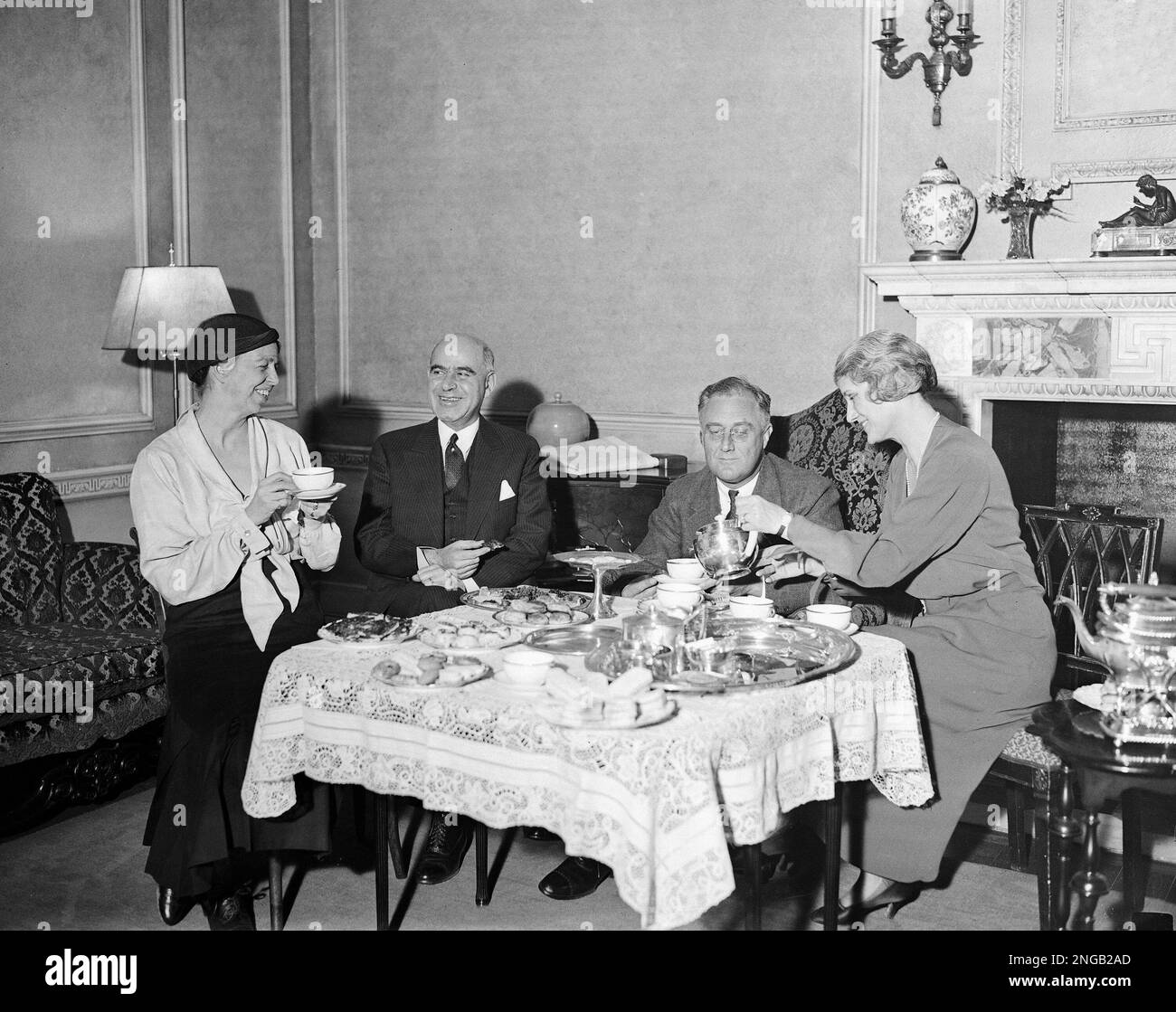 President-elect and Mrs. Roosevelt have tea with Governor Herbert H ...