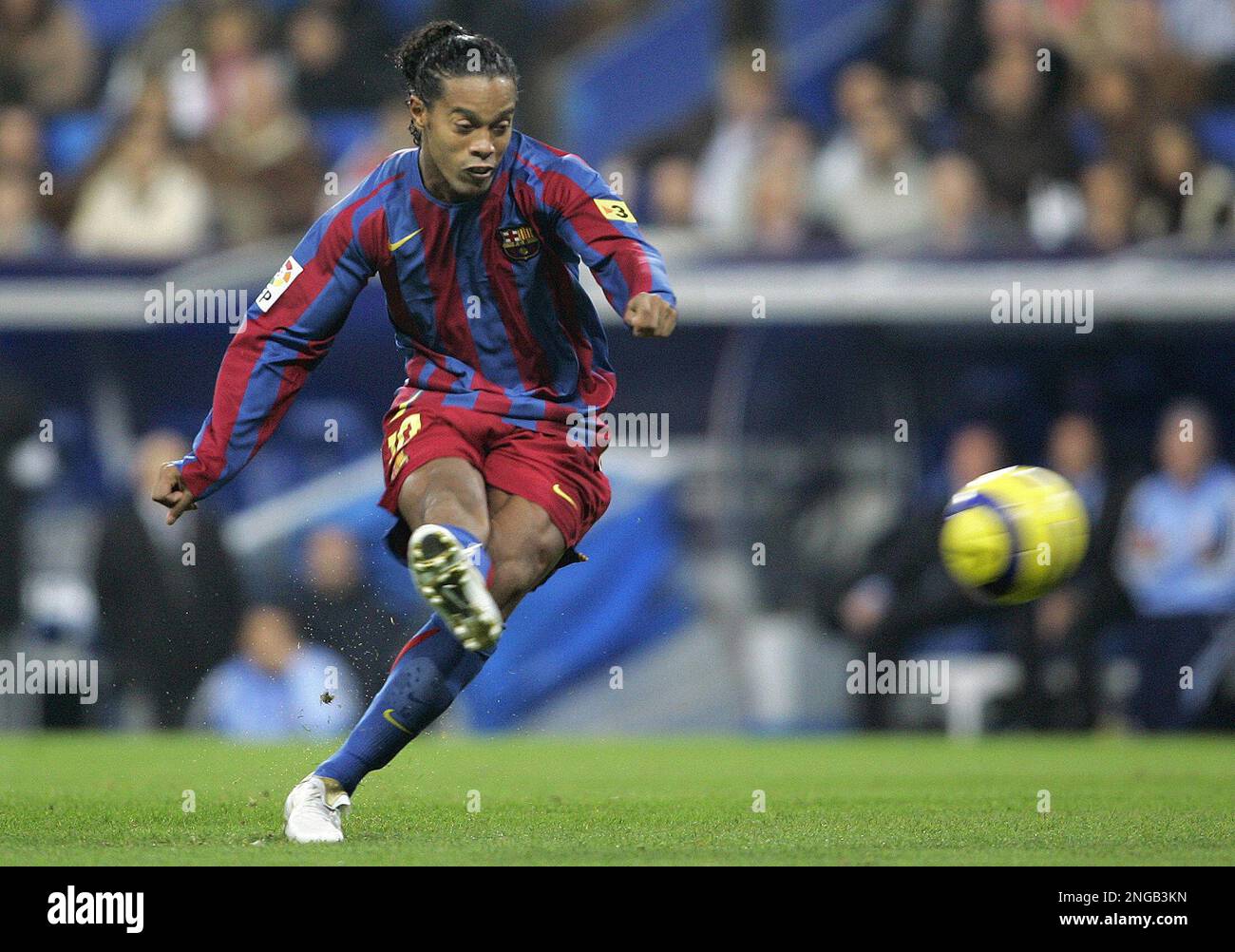 Ronaldinho Shooting I Have The 86 Cf Ronaldinho As A LW Specifically