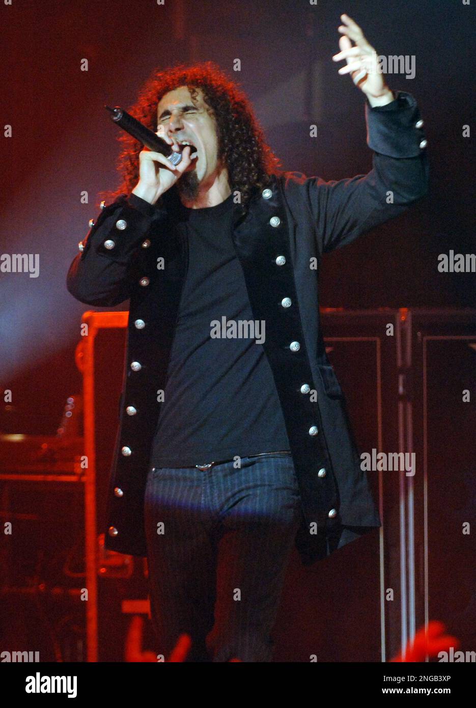 System of a Down lead singer Serj Tankian performs on MTV2's $2 Bill ...