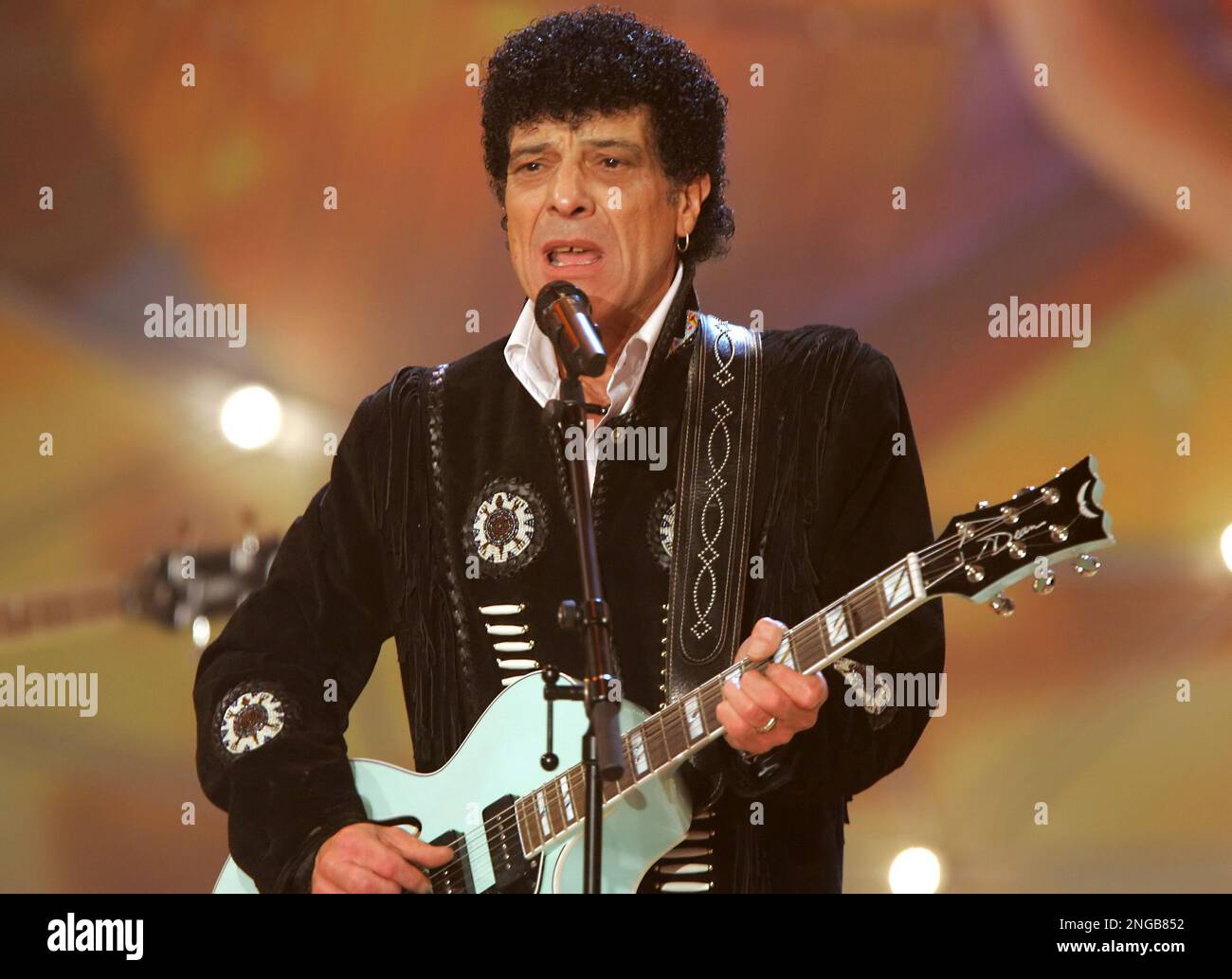Ray Dorset, Frontman der britischen Band "Mungo Jerry" waehrend der TV ...