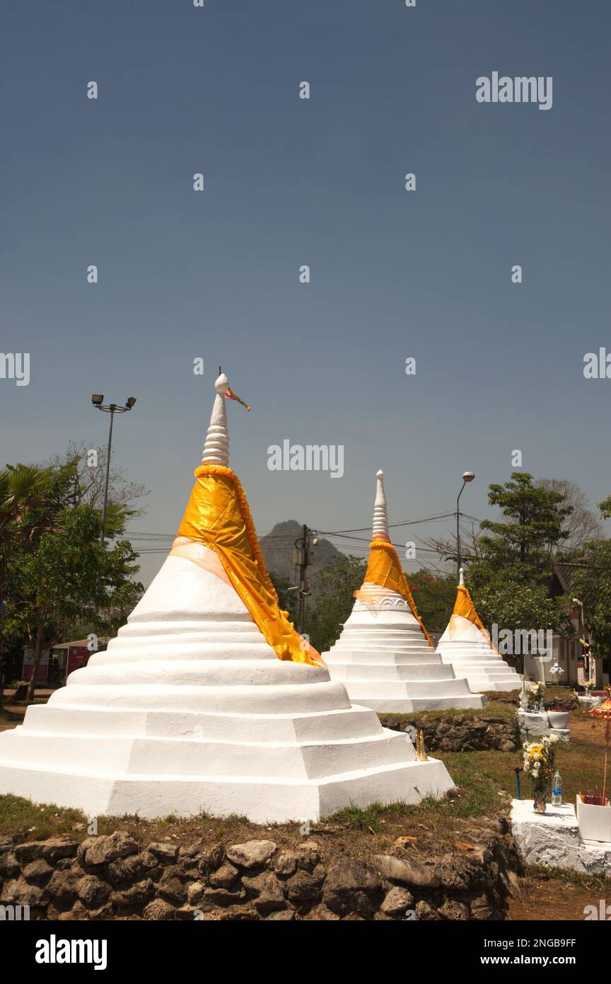 Three Pagodas Pass or trade relief point, Three Pagodas Border Pass It ...