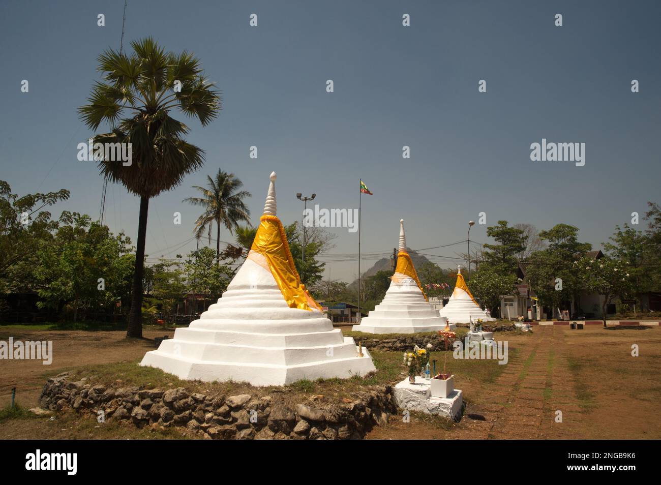 Three stone pagodas hi-res stock photography and images - Alamy