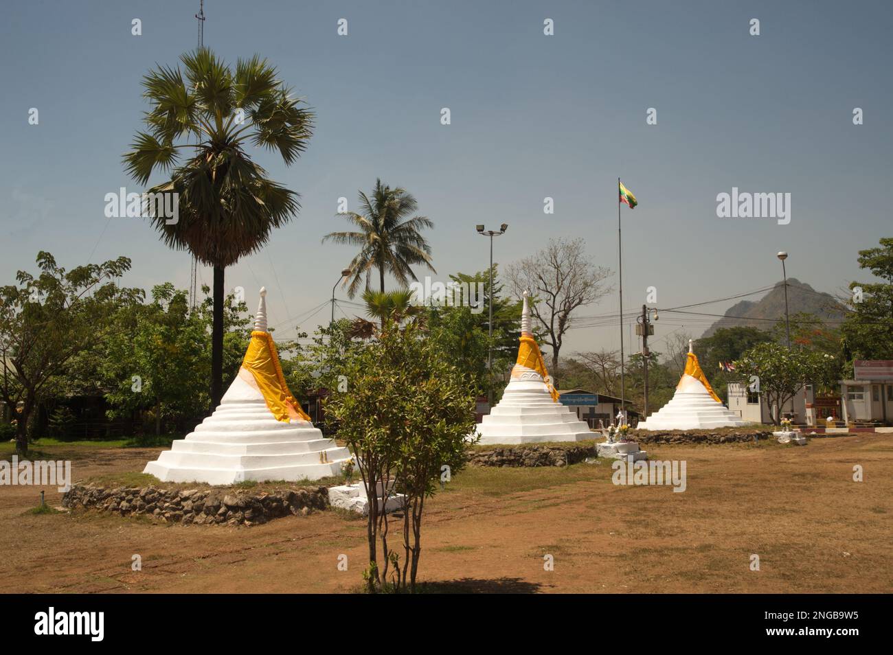 Three Pagodas Pass or trade relief point, Three Pagodas Border Pass It ...