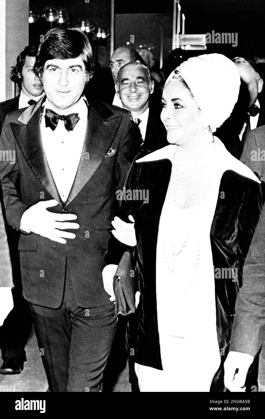British actress Elizabeth Taylor arrives at the Hilton Hotel in ...