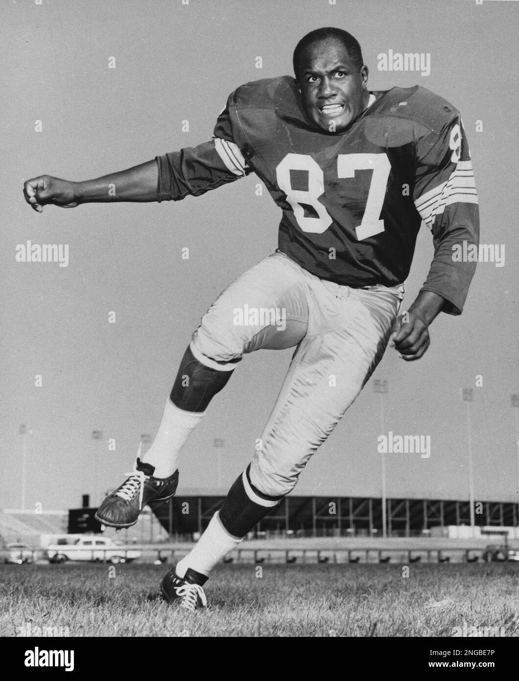 Green Bay Packers defensive end Willie Davis, a member of the Pro ...