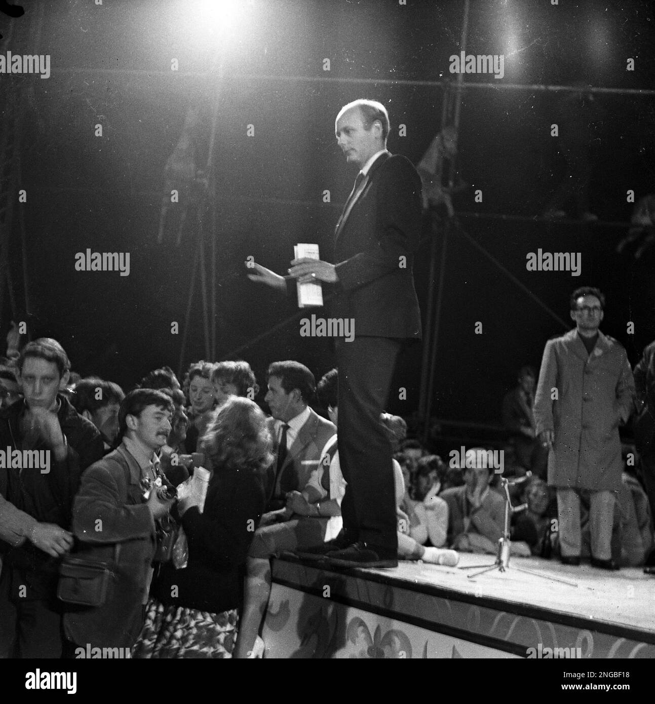Lord Montagu calls for calm as hundreds of teenagers riot at a jazz ...