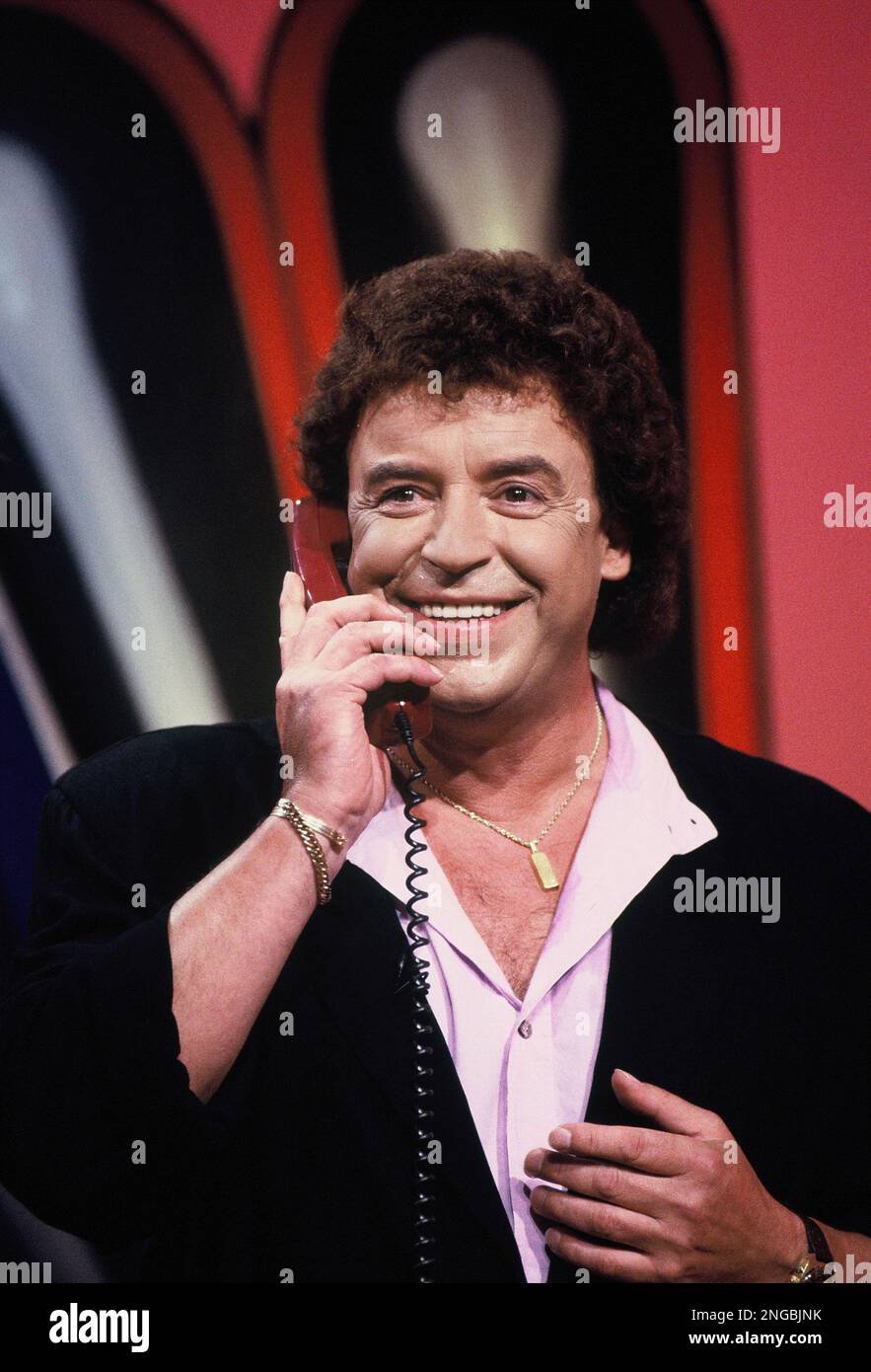 02 June 1989, North Rhine-Westphalia, Cologne: Singer Tony Marshall on ...