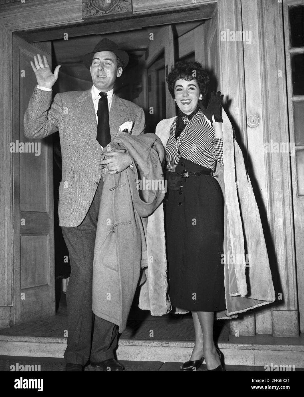 Actress Elizabeth Taylor and her husband Michael Wilding leave their ...
