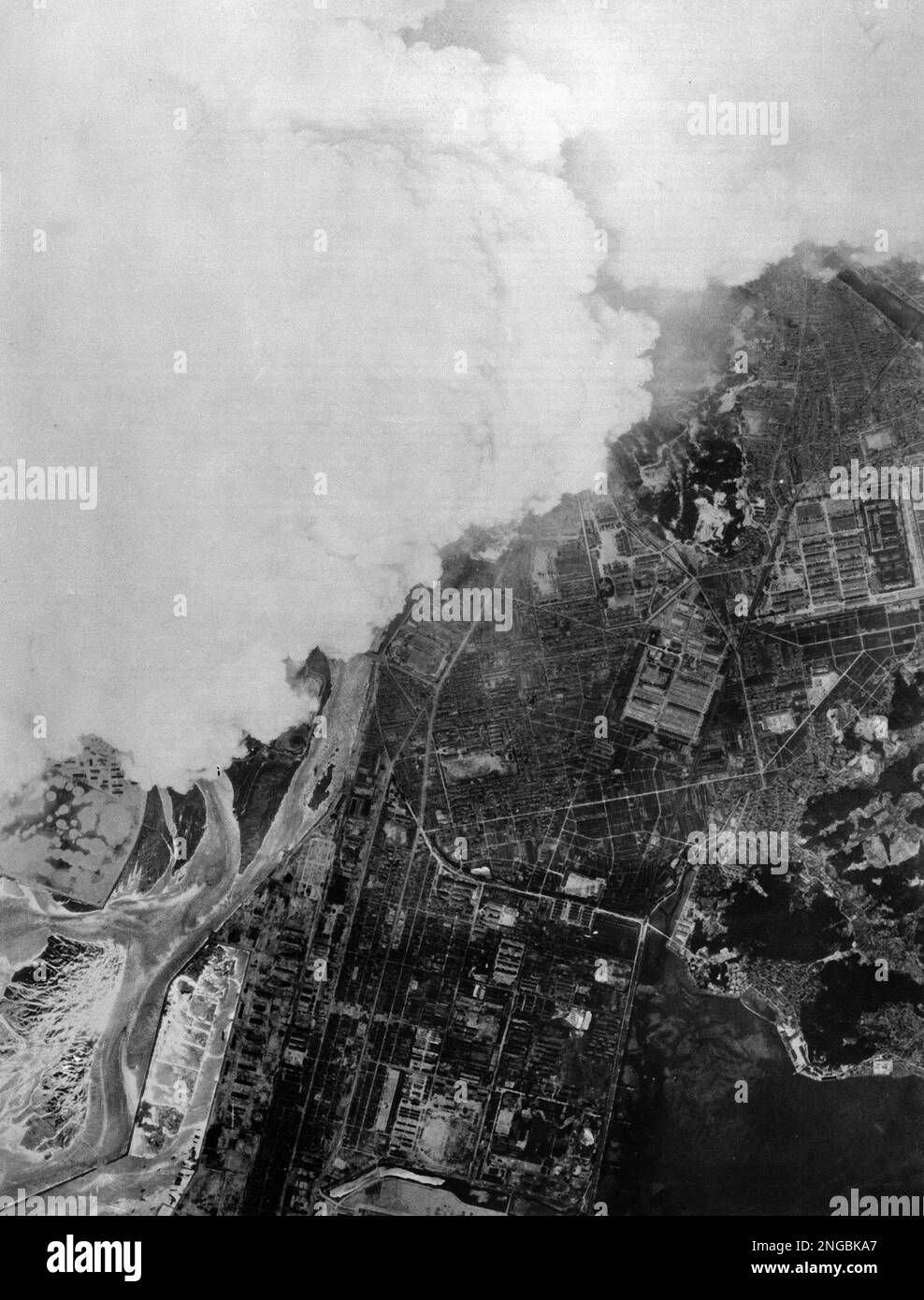 White smoke rises from detonation of the atom bomb over Hiroshima, Aug ...