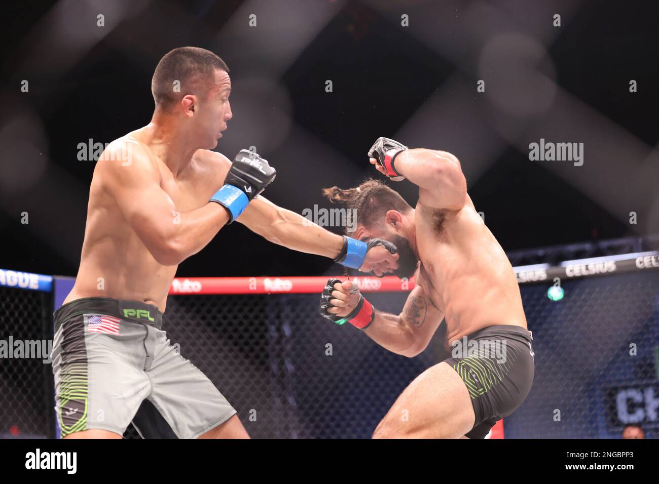 A series straight 4 hi-res stock photography and images - Alamy