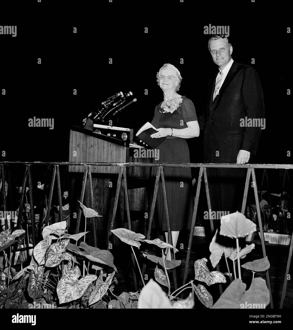 Evangelist Billy Graham introduces his mother, Morrow Coffey Graham, to ...