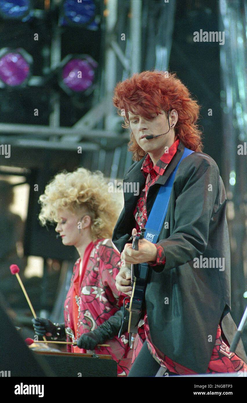 The Thompson Twins' Alannah Currie, left, and Tom Bailey perform during ...
