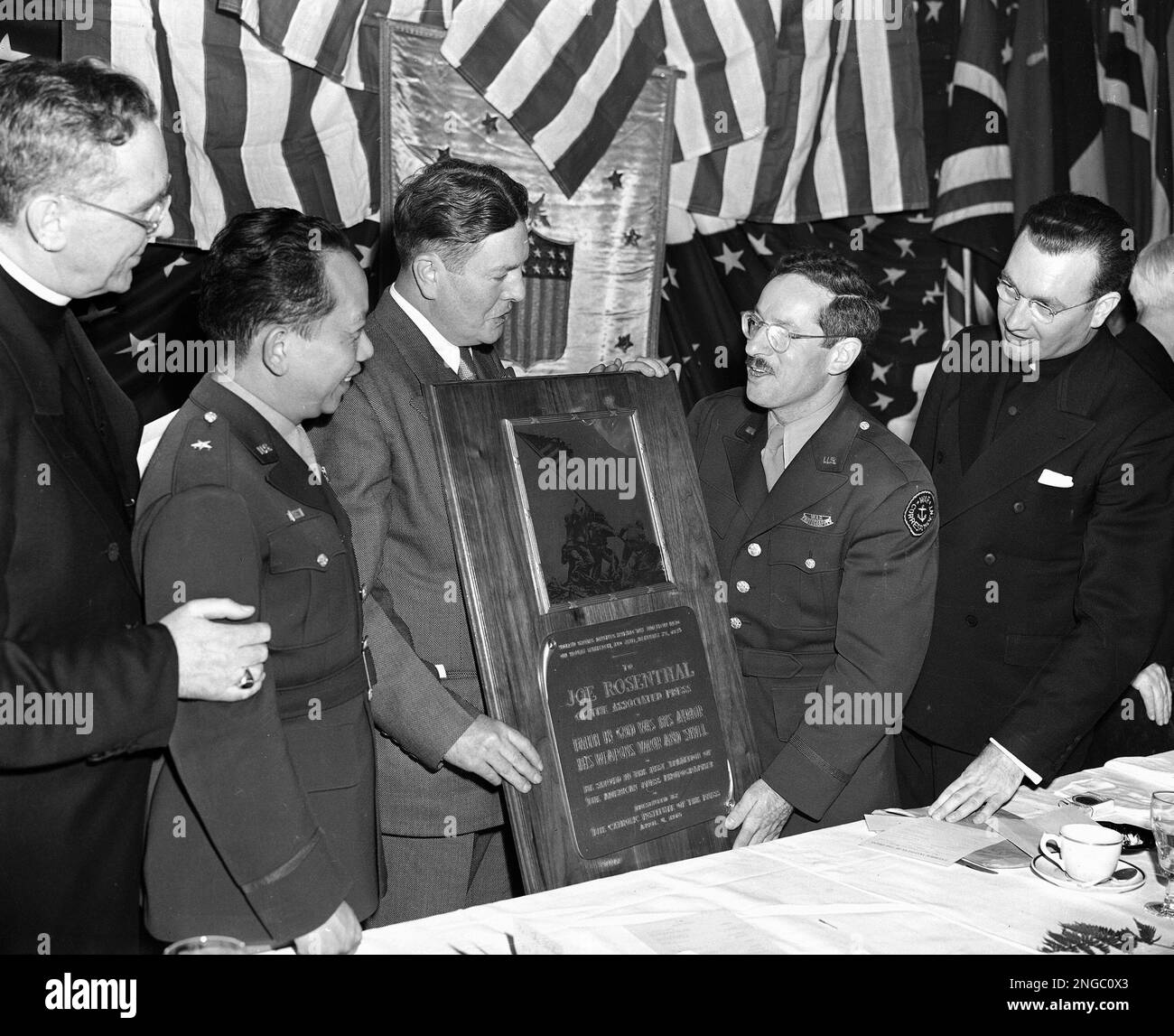 Joe Rosenthal, second from right, Associated Press photographer who ...