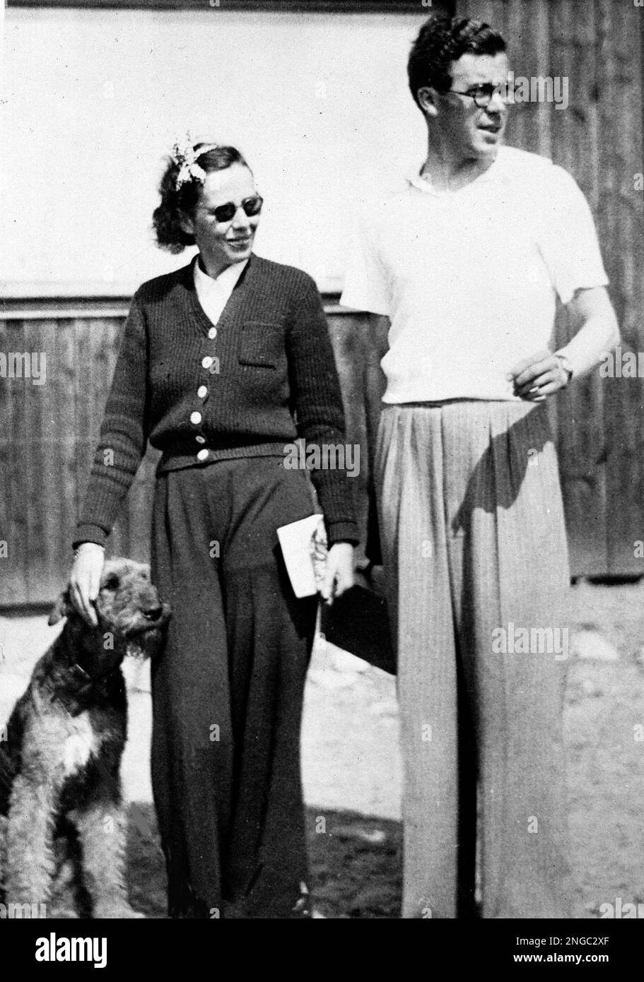 Sweden's Prince Carl Johan, grandson of King Gustaf V, and his fiancee ...