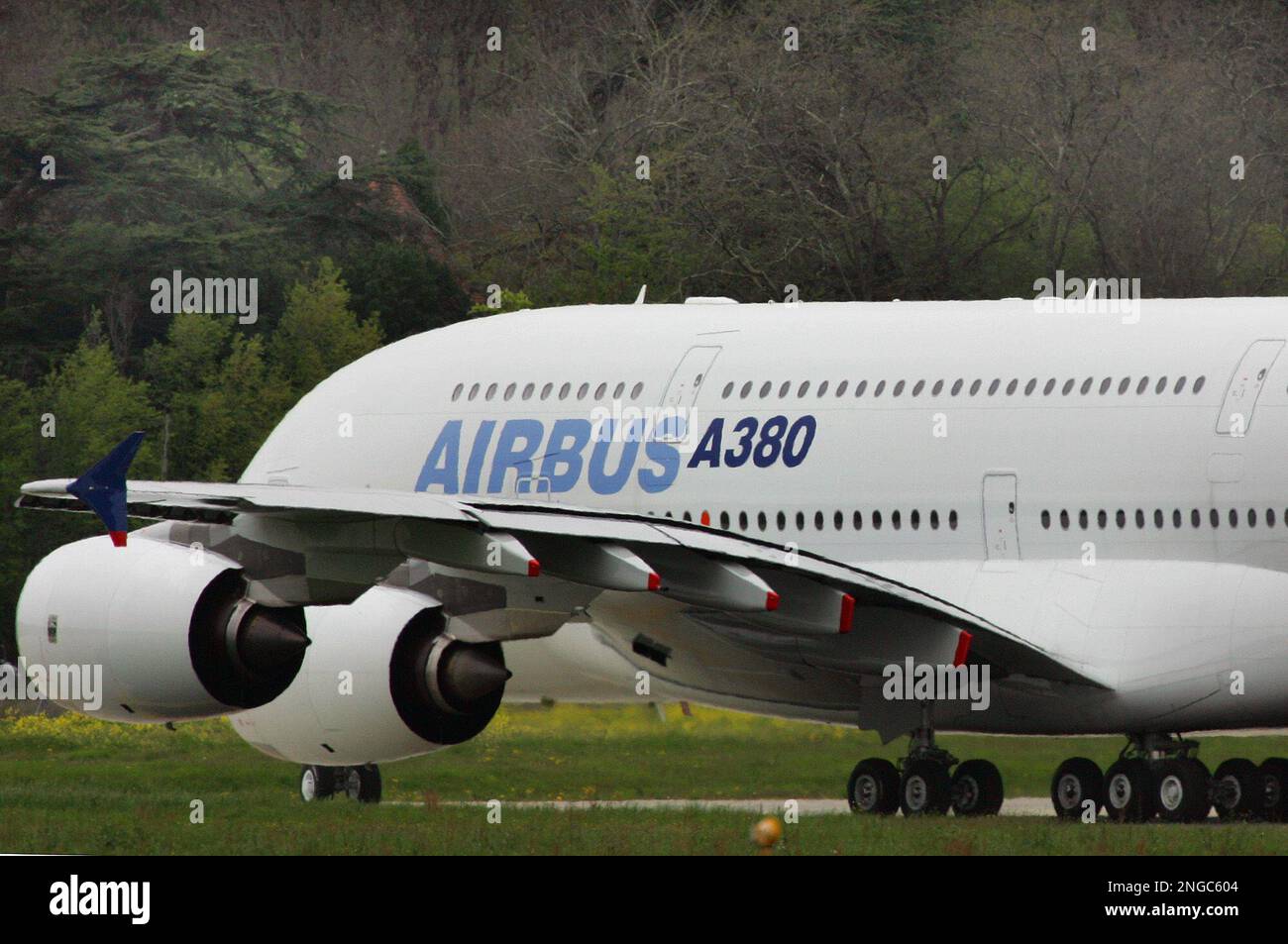 The first A380 double-deck super jumbo conducts tests at Toulouse ...