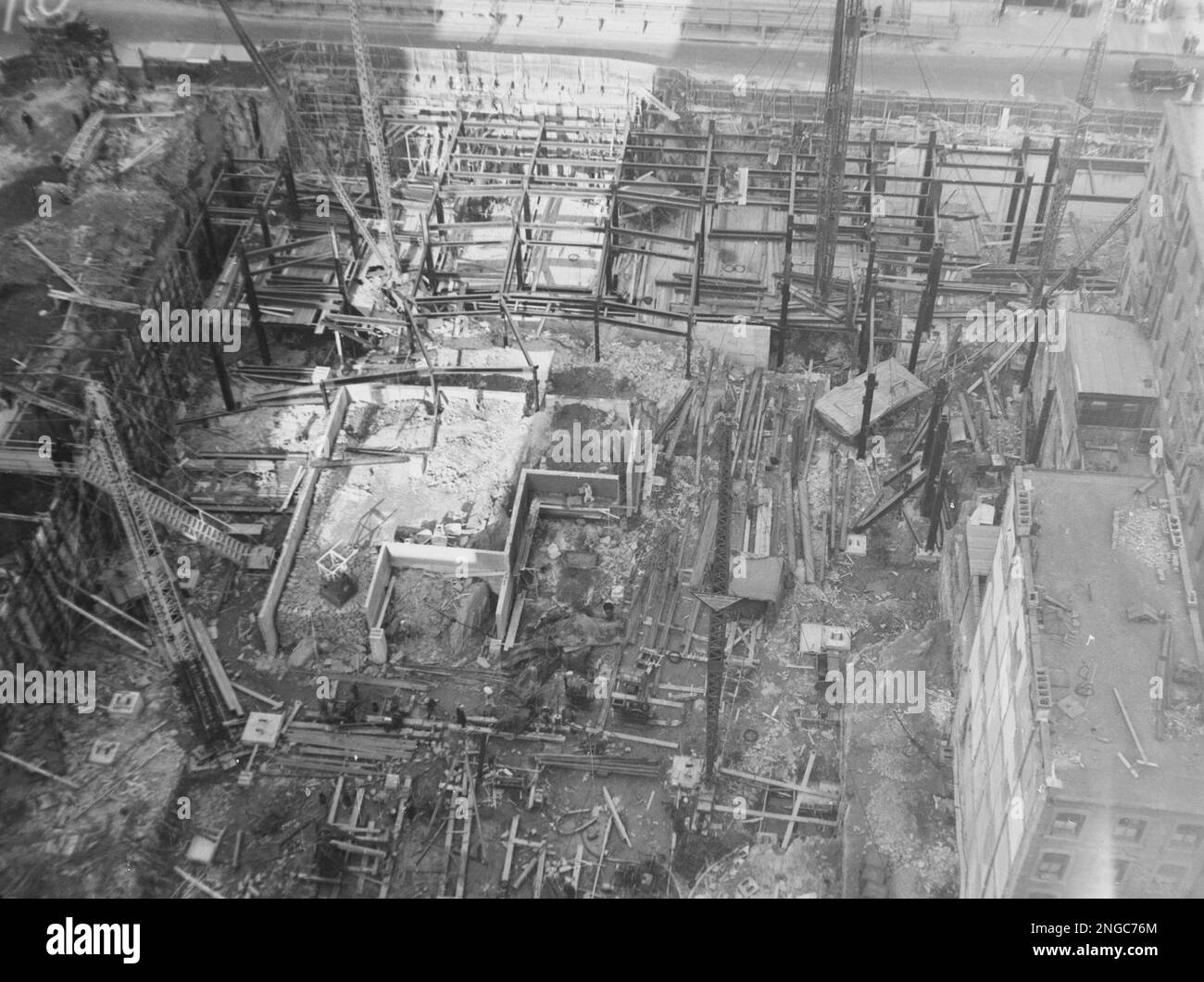 New York City's Rockefeller Center during construction, Jan. 19, 1932 ...