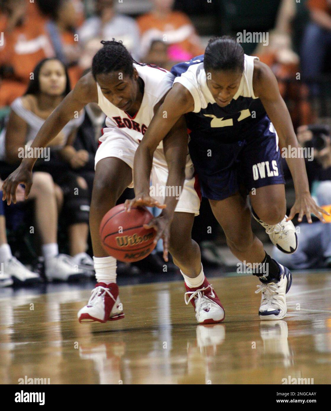 Georgia guard Alexis Kendrick (31) and Rice guard Maudess Fulton (21 ...