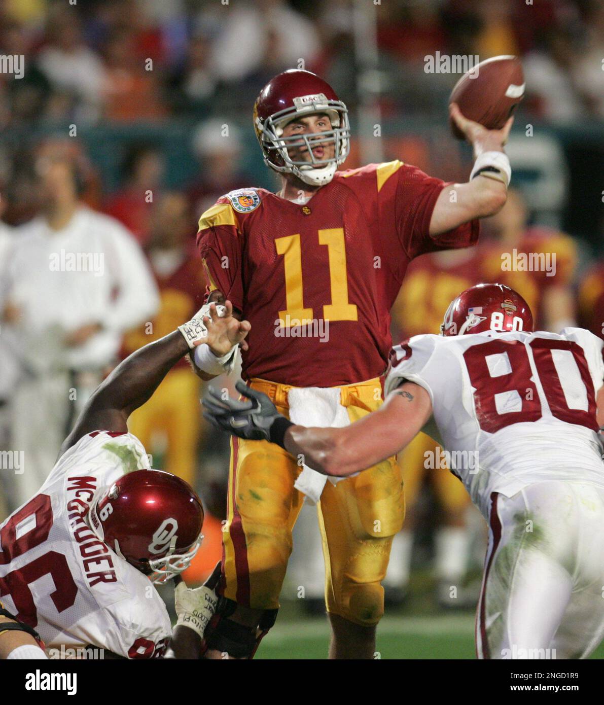 Southern Cal quarterback Matt Leinart (11) looks to pass under pressure ...