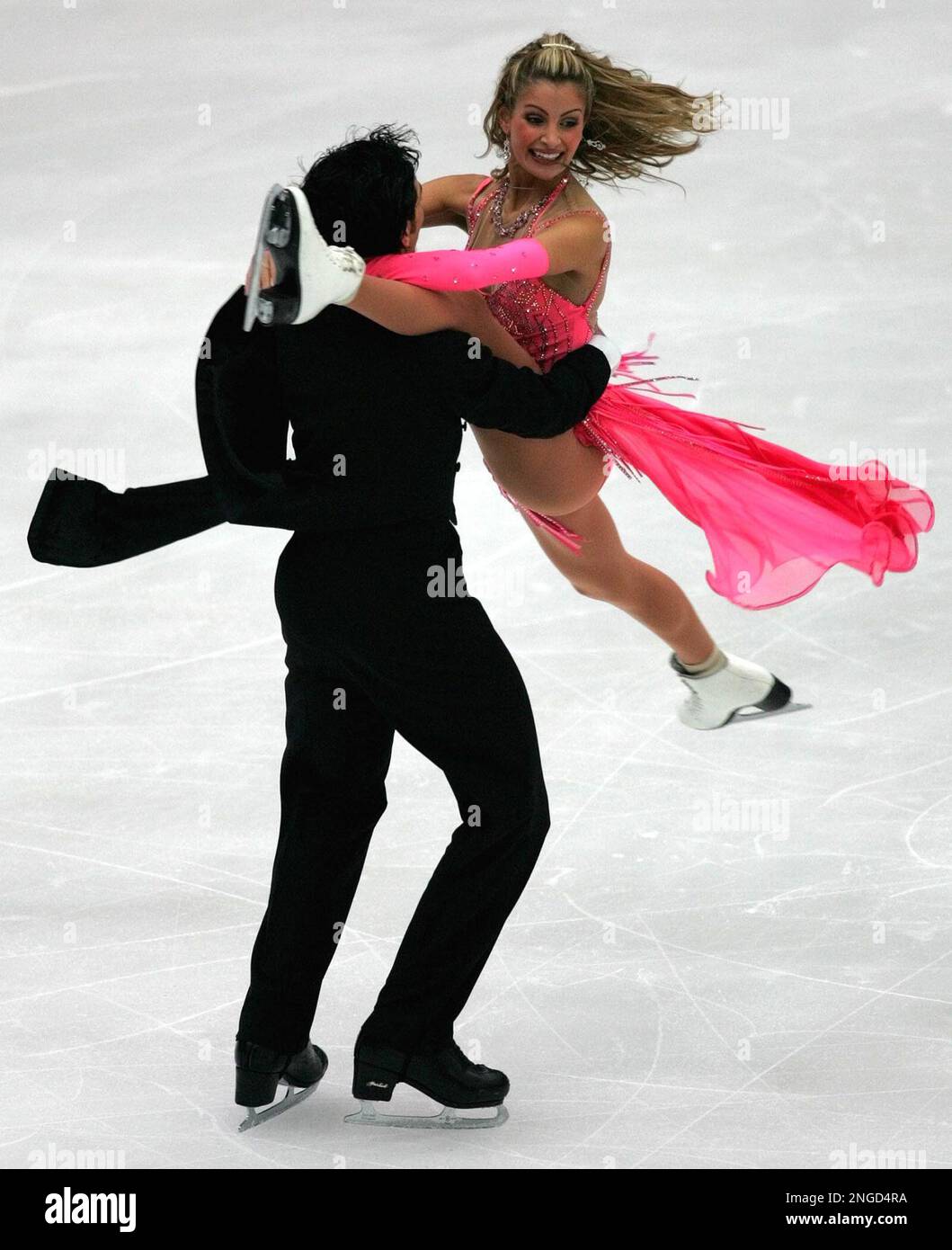 The USA's Tanith Belbin, right, and Benjamin Agosto perform during the ...