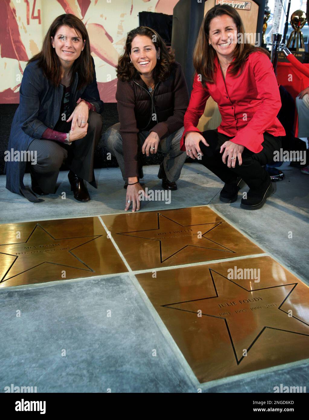 U.S. National, World Cup and Olympic team women's soccer stars Mia Hamm ...