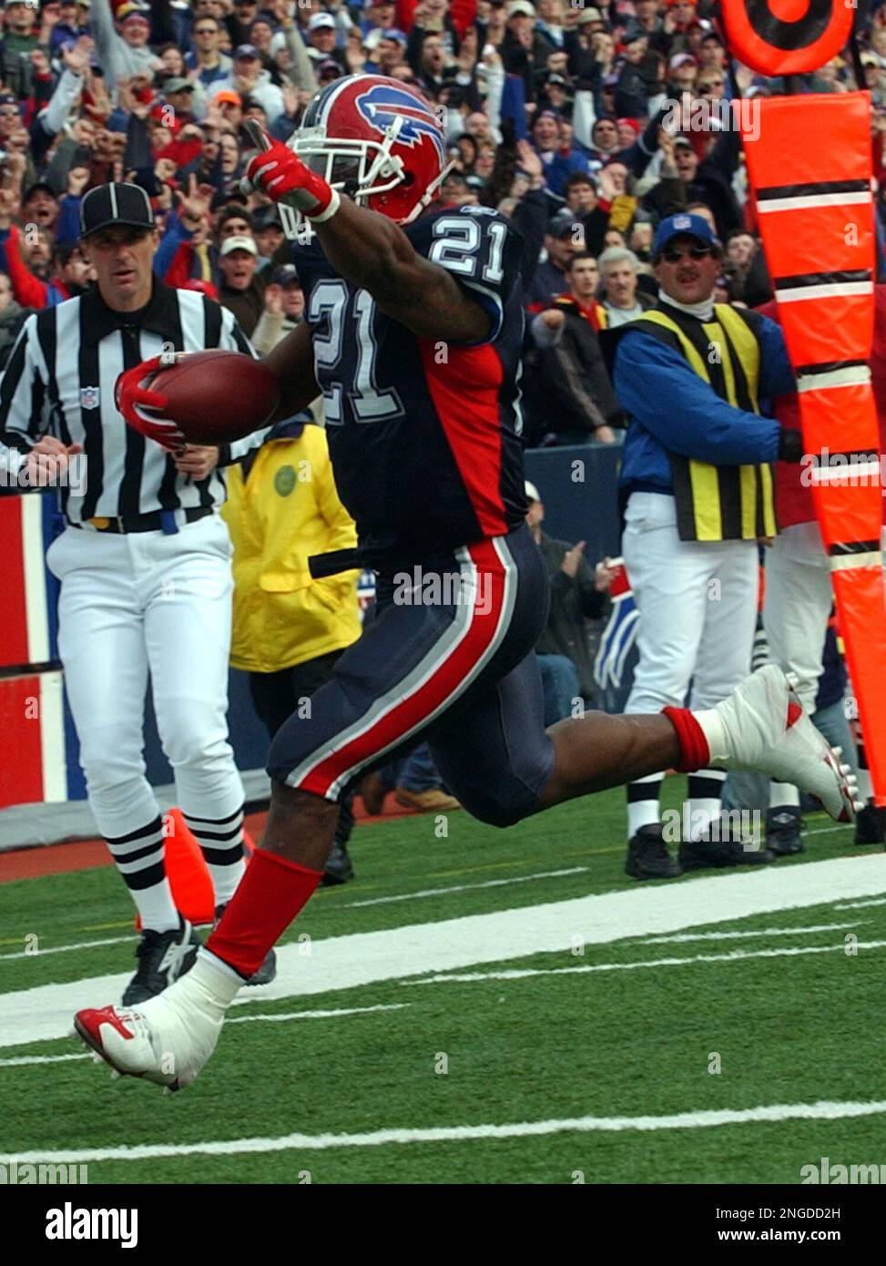 Buffalo Bills' Willis McGahee (21) points to the end zone on his way to ...