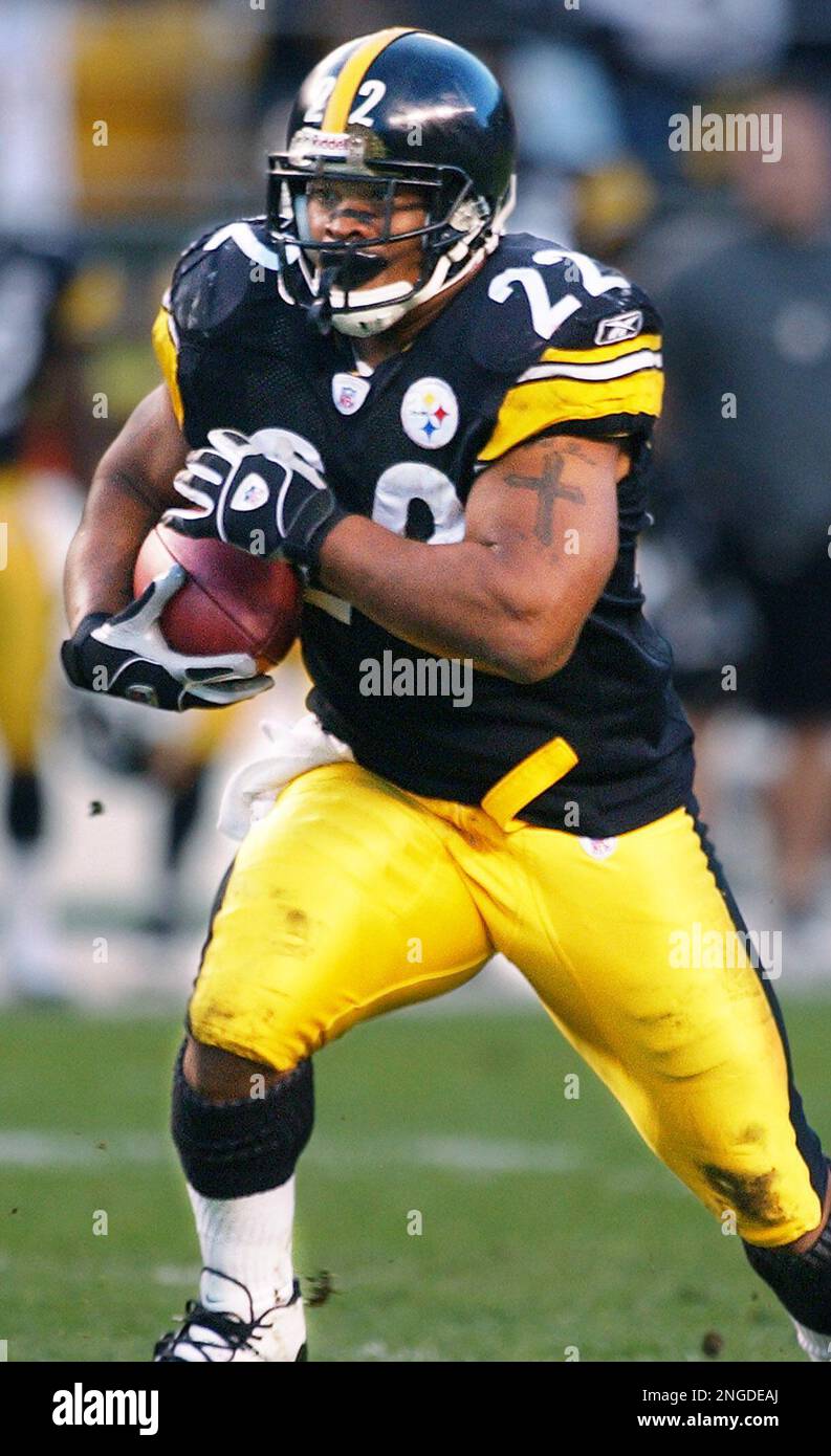 Pittsburgh Steelers running back Duce Staley makes a long run in the ...