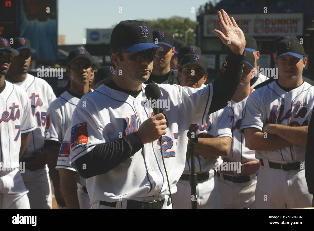 New York Mets' Todd Zeile waves to fans during a ceremony celebrating ...
