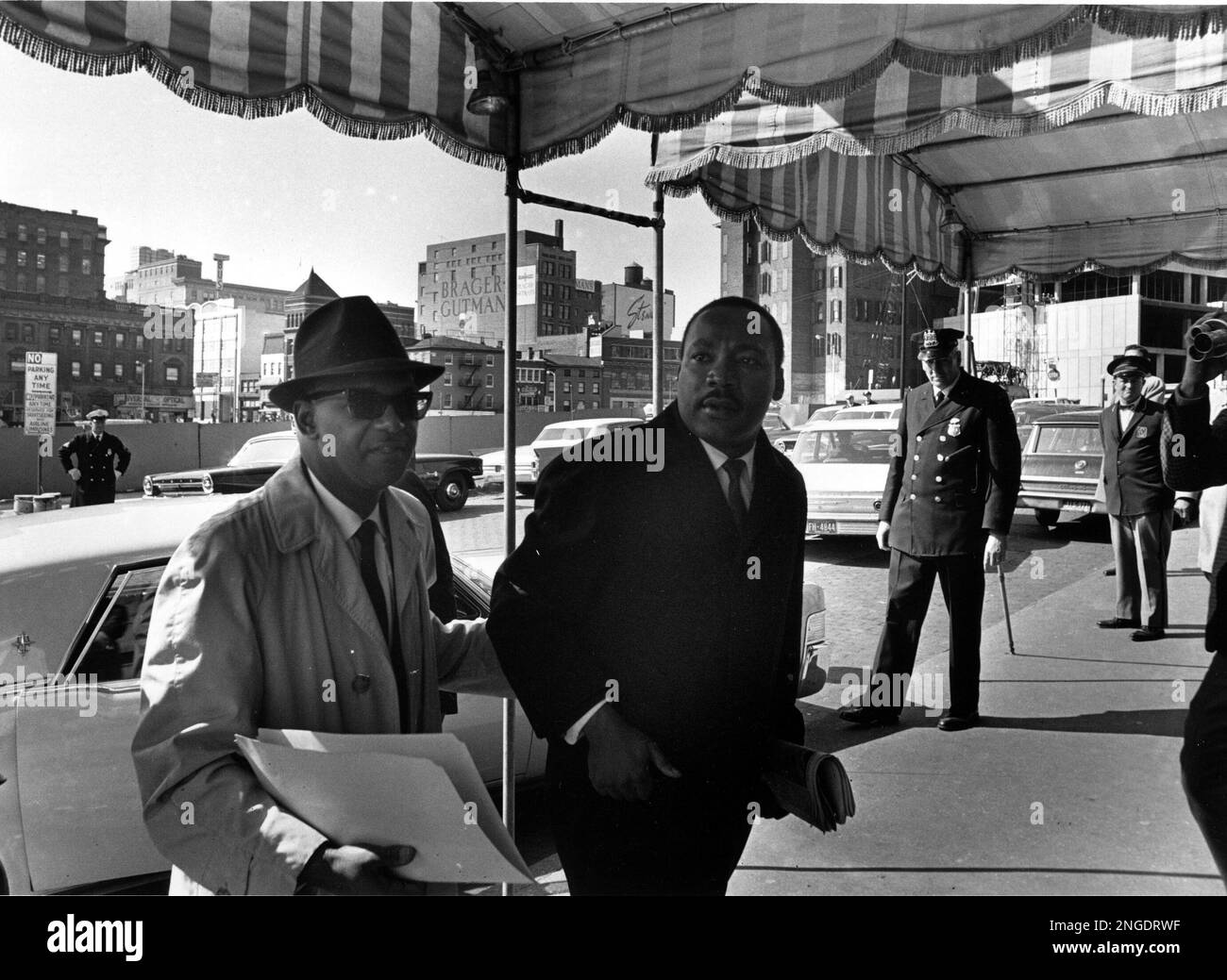Dr. Logan Kearse, left, pastor of a Baptist church in Baltimore ...
