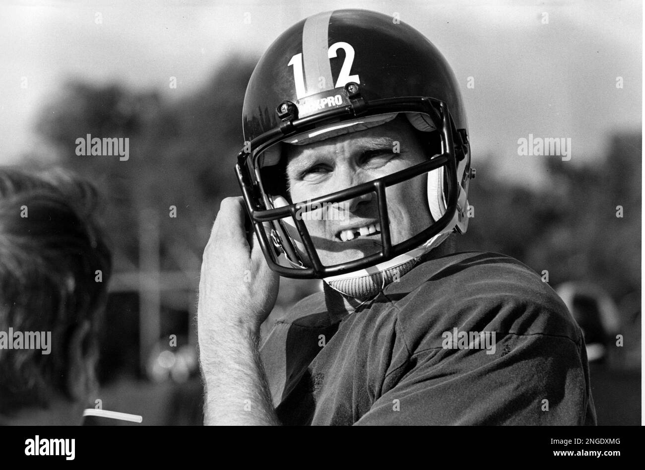 Pittsburgh Steelers quarterback Terry Bradshaw, his front tooth removed ...