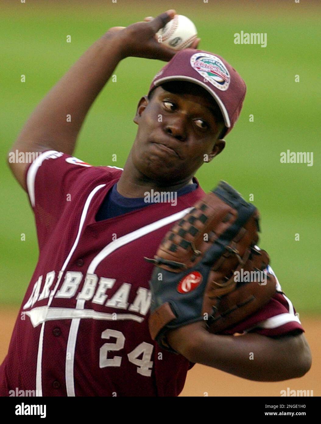 Starting pitcher Carlos Pineda, of Curacao, throws against Thousand ...