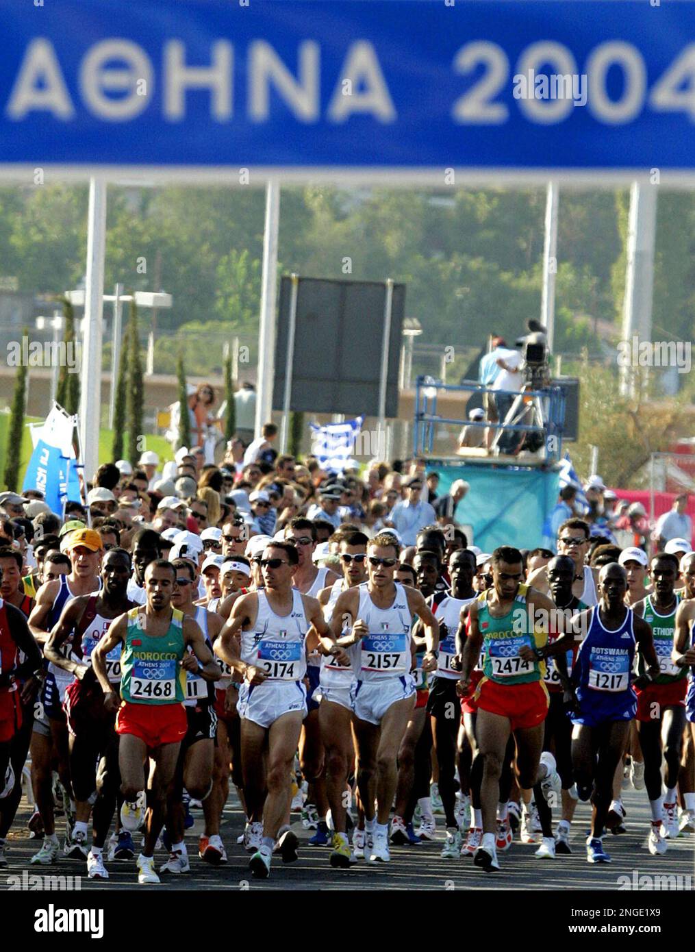The pack runs during men's marathon, the last event of the 2004 Olympic ...