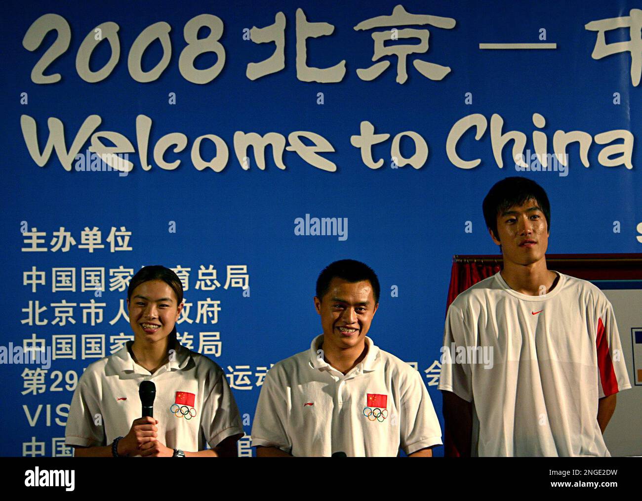 Chinese gold medalists, from left to right, diver Wu Mingxia, diver ...