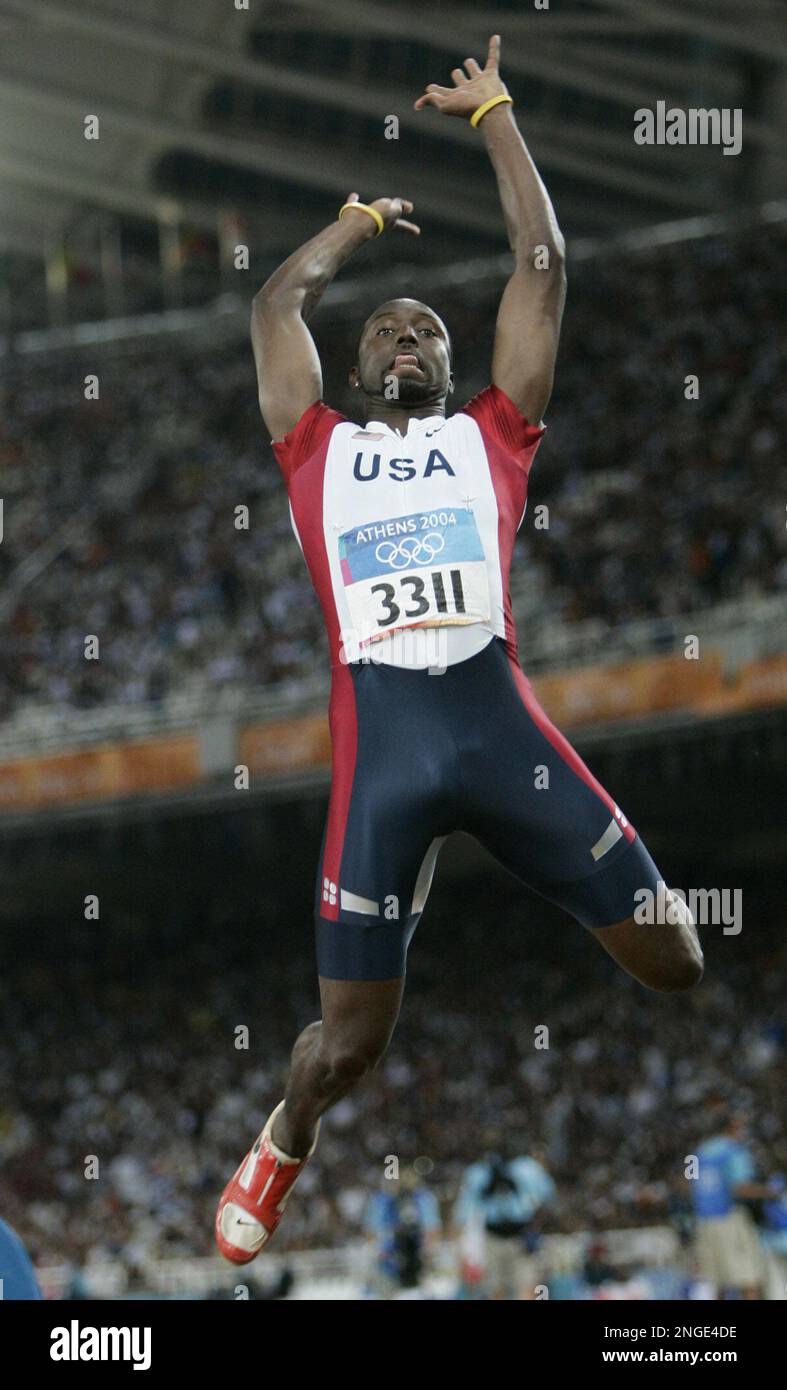 ** CORRECTED VERSION ** John Moffitt of the US completes in the men's ...