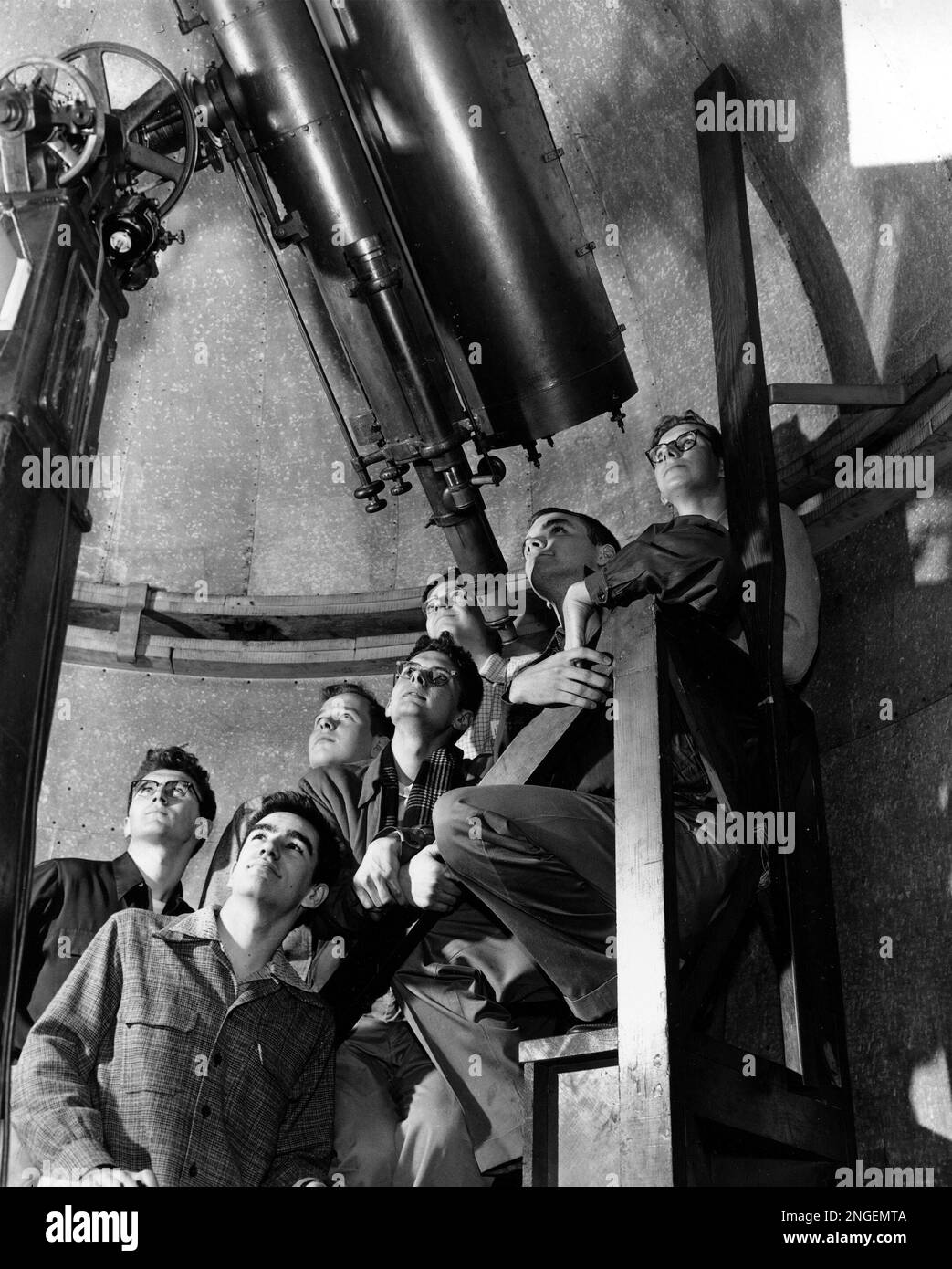 The Astronomy Club of the University of Chicago is composed of students ...