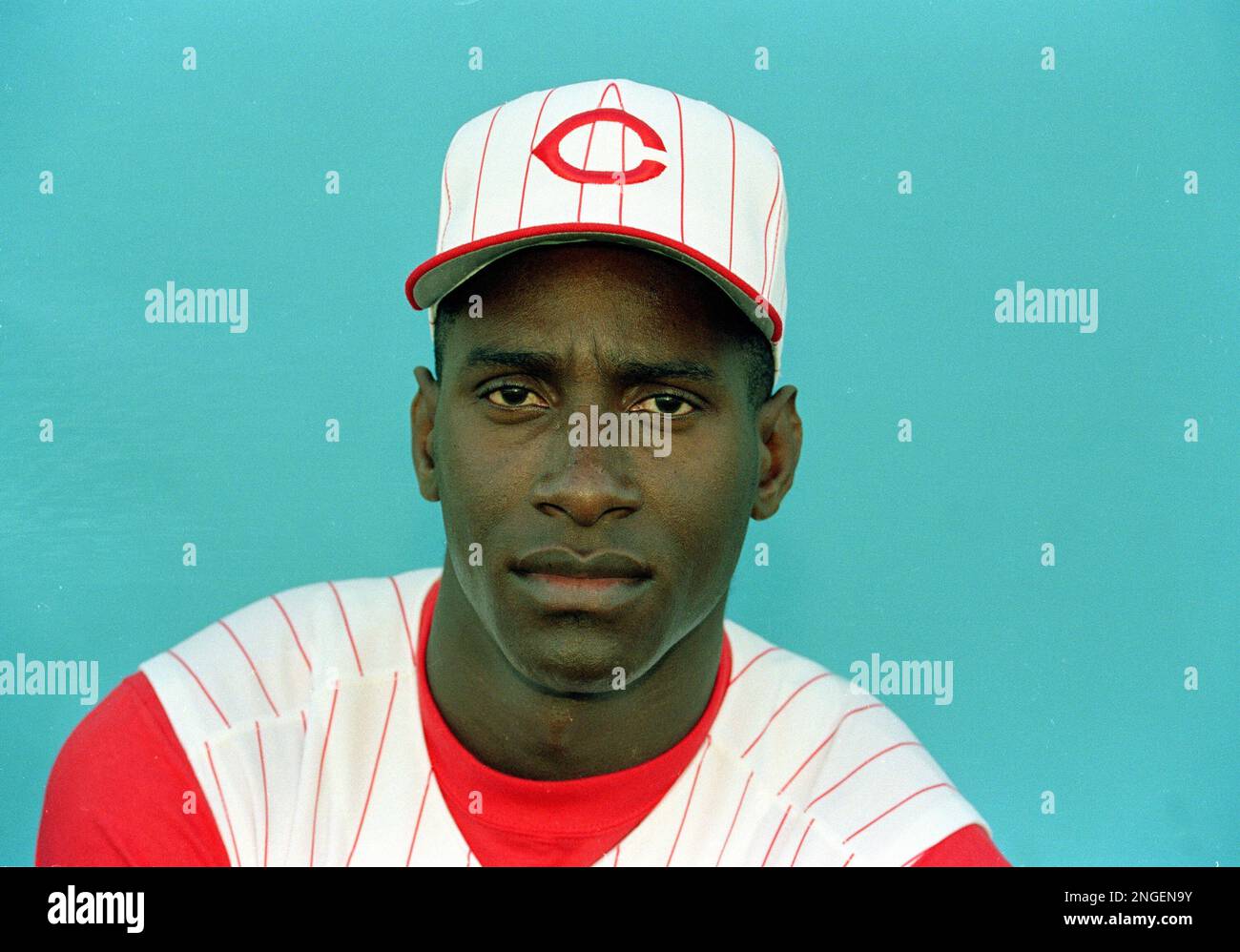 Cincinnati Reds outfielder Roberto Kelly (36) is shown in this 1993 ...