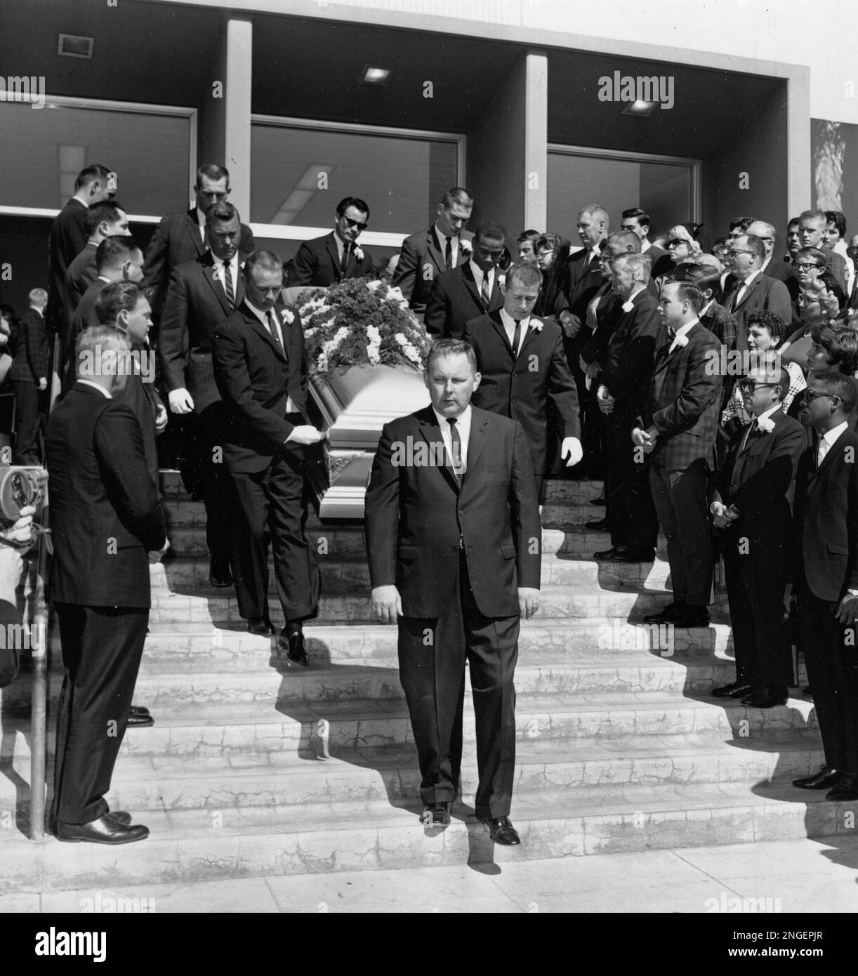 Carried by his teammates, the casket containing the body of Chicago ...