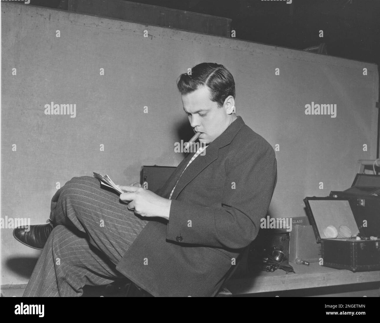 Hollywood actor and producer Orson Welles is shown at work, August 31 ...
