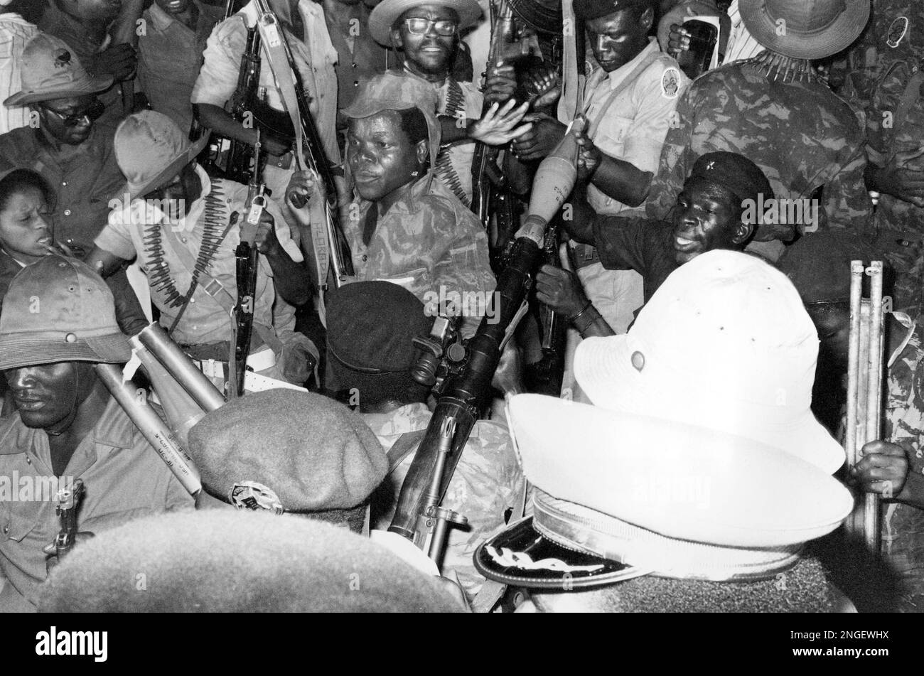 Bodyguards of MPLA officials display their arsenal of Soviet made ...