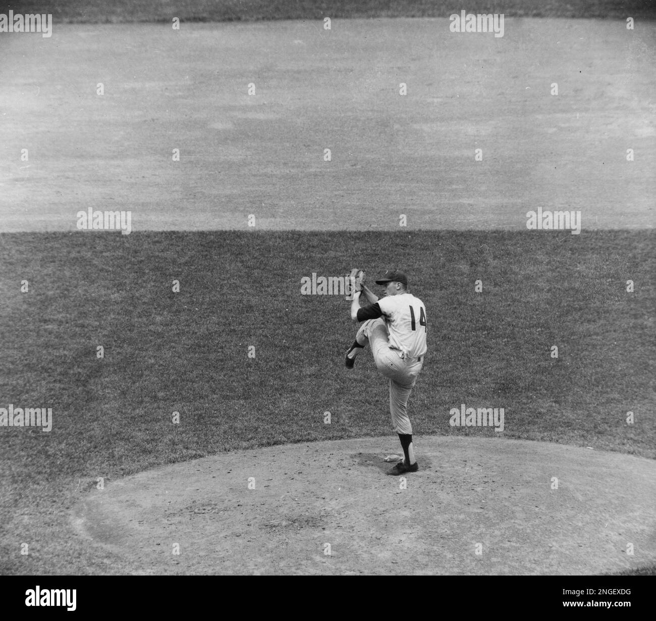 Jim Bunning (14) of the Philadelphia Phillies pitches a perfect game ...