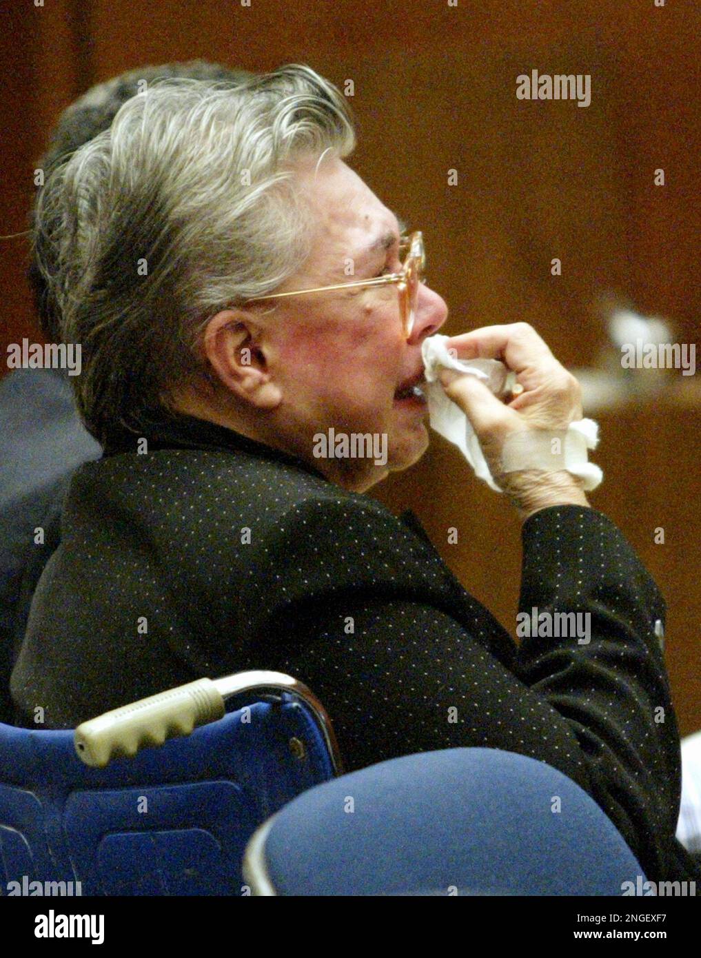 Sante Kimes wipes tears away as her son, Kenneth Kimes, testifies ...
