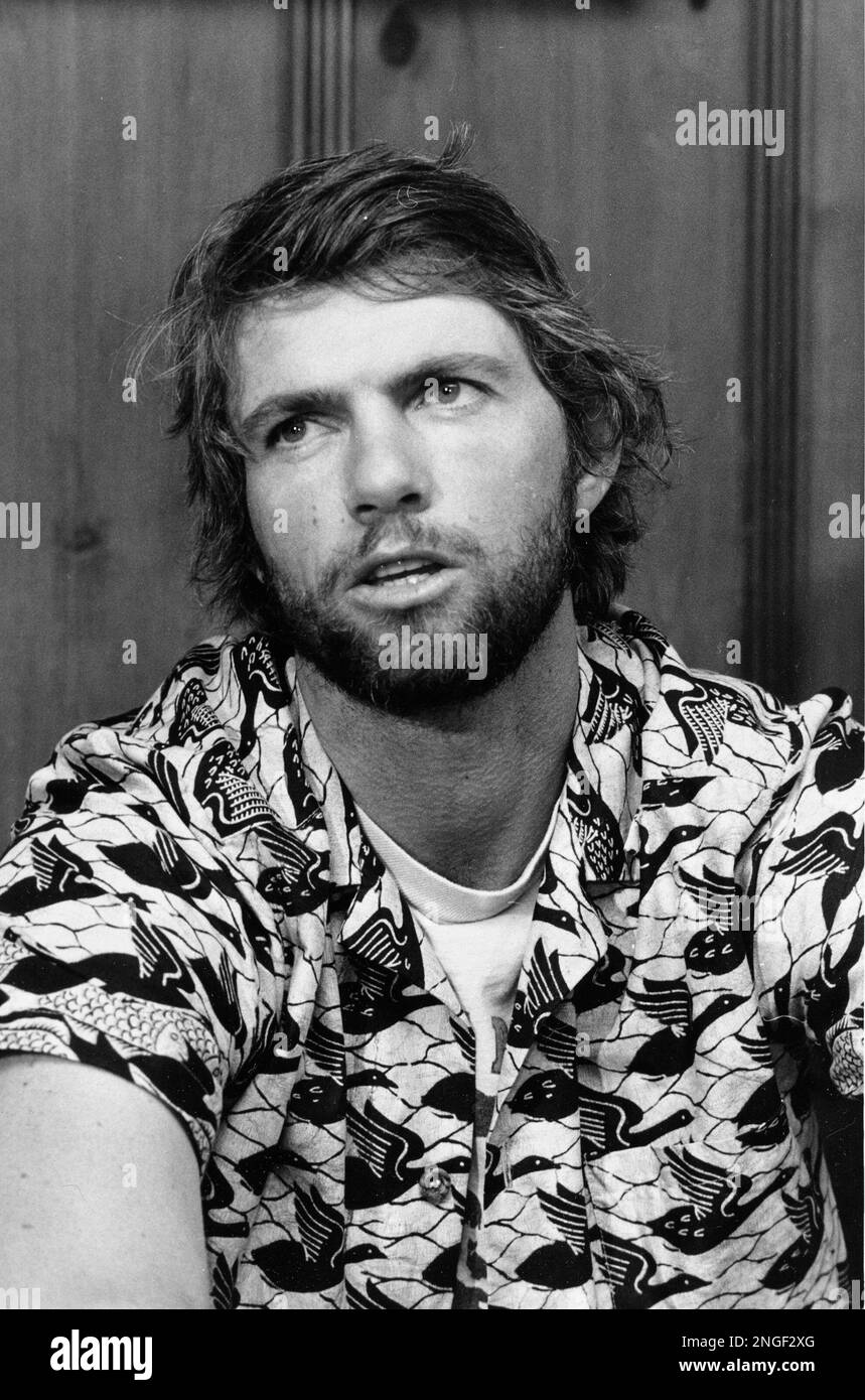Montreal Expos pitcher Bill Lee talks to reporters in a news conference ...