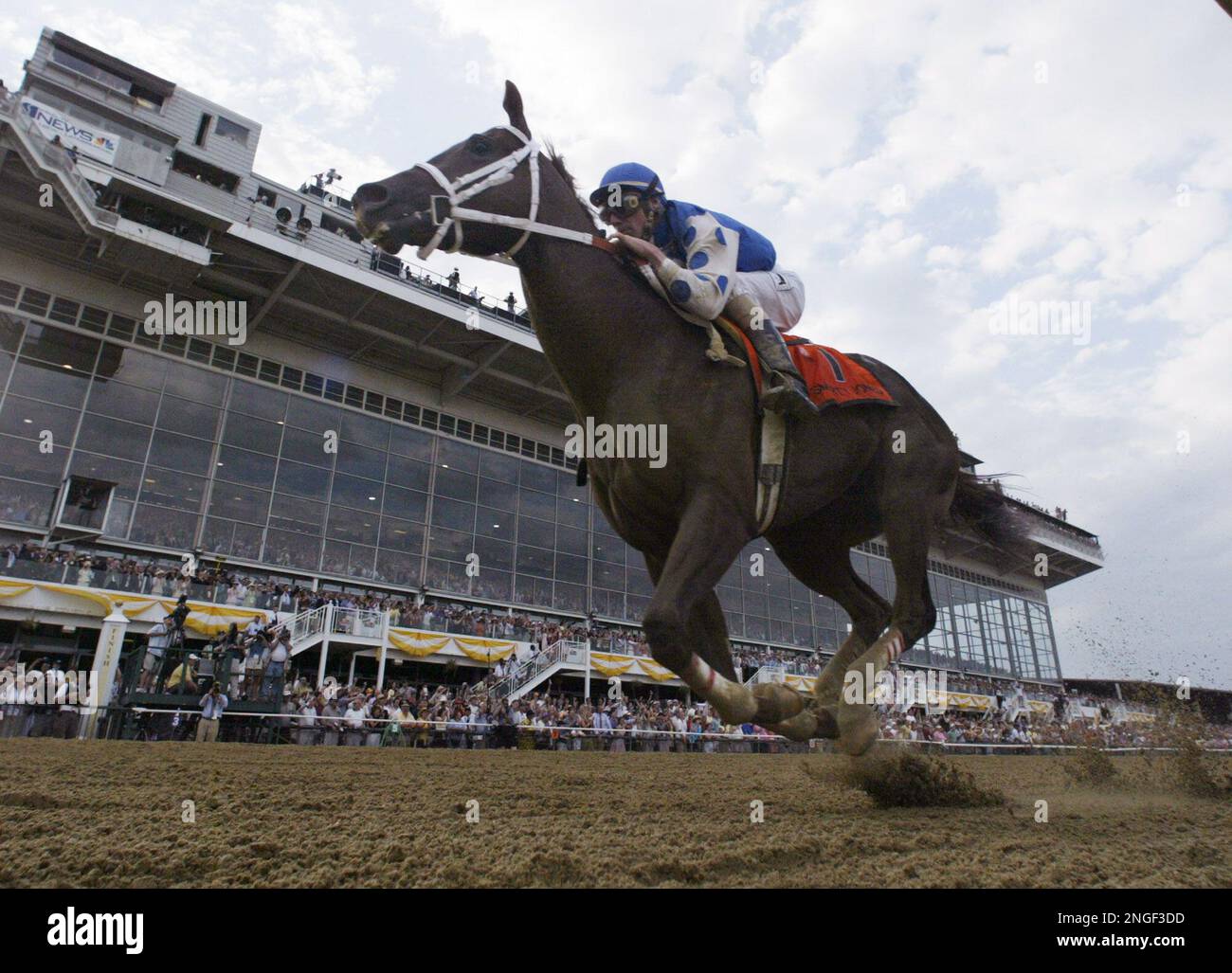 Smarty Jones with Stewart Elliott up crosses the finish line to win the ...