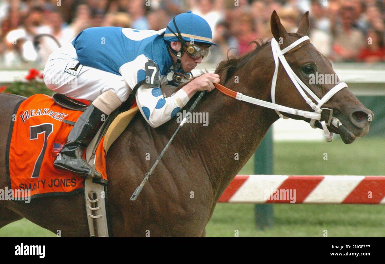 Smarty Jones with Stewart Elliott up drives to the finish line to win ...