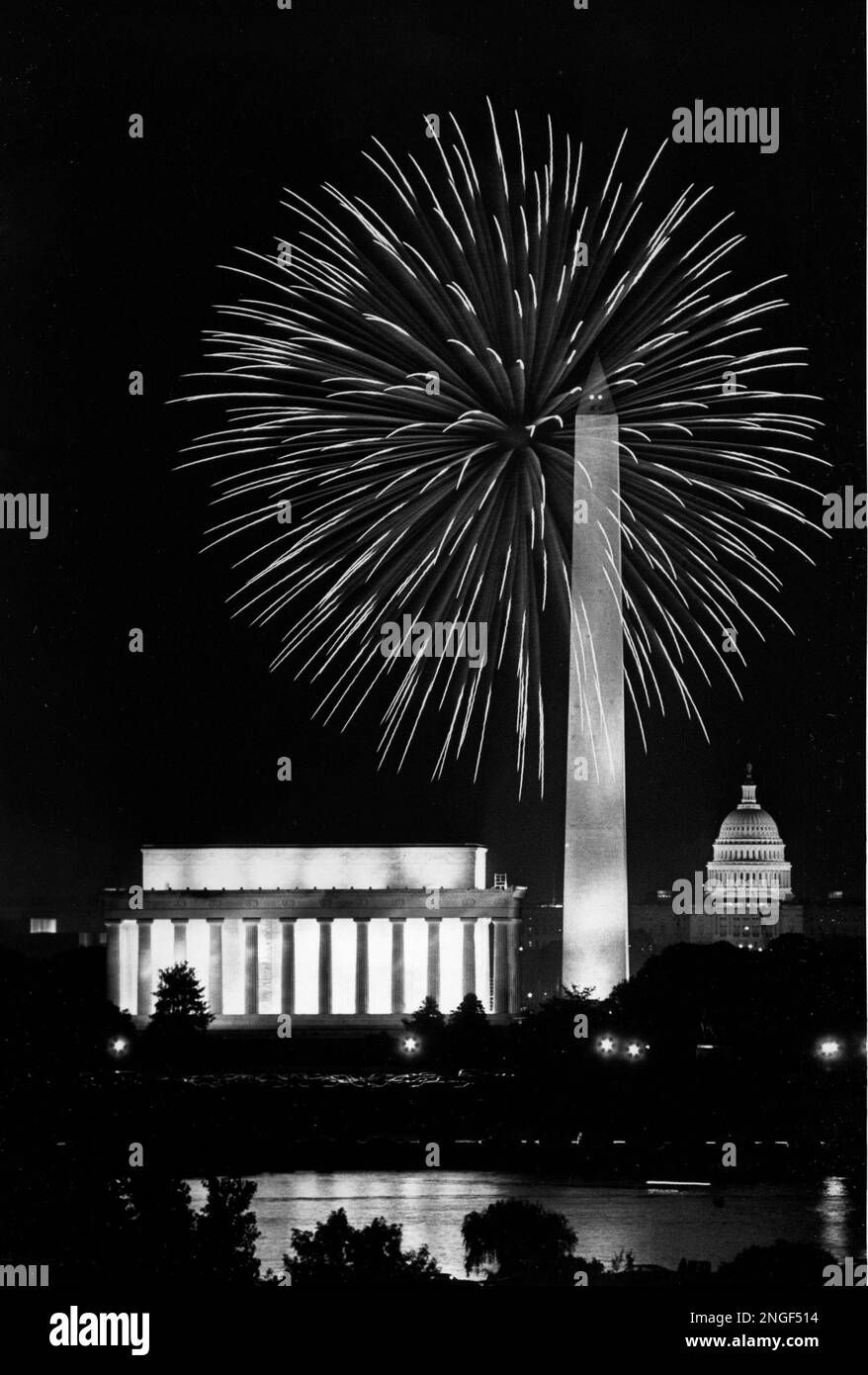 A brillant display of traditional Fourth of July fireworks bursts into ...