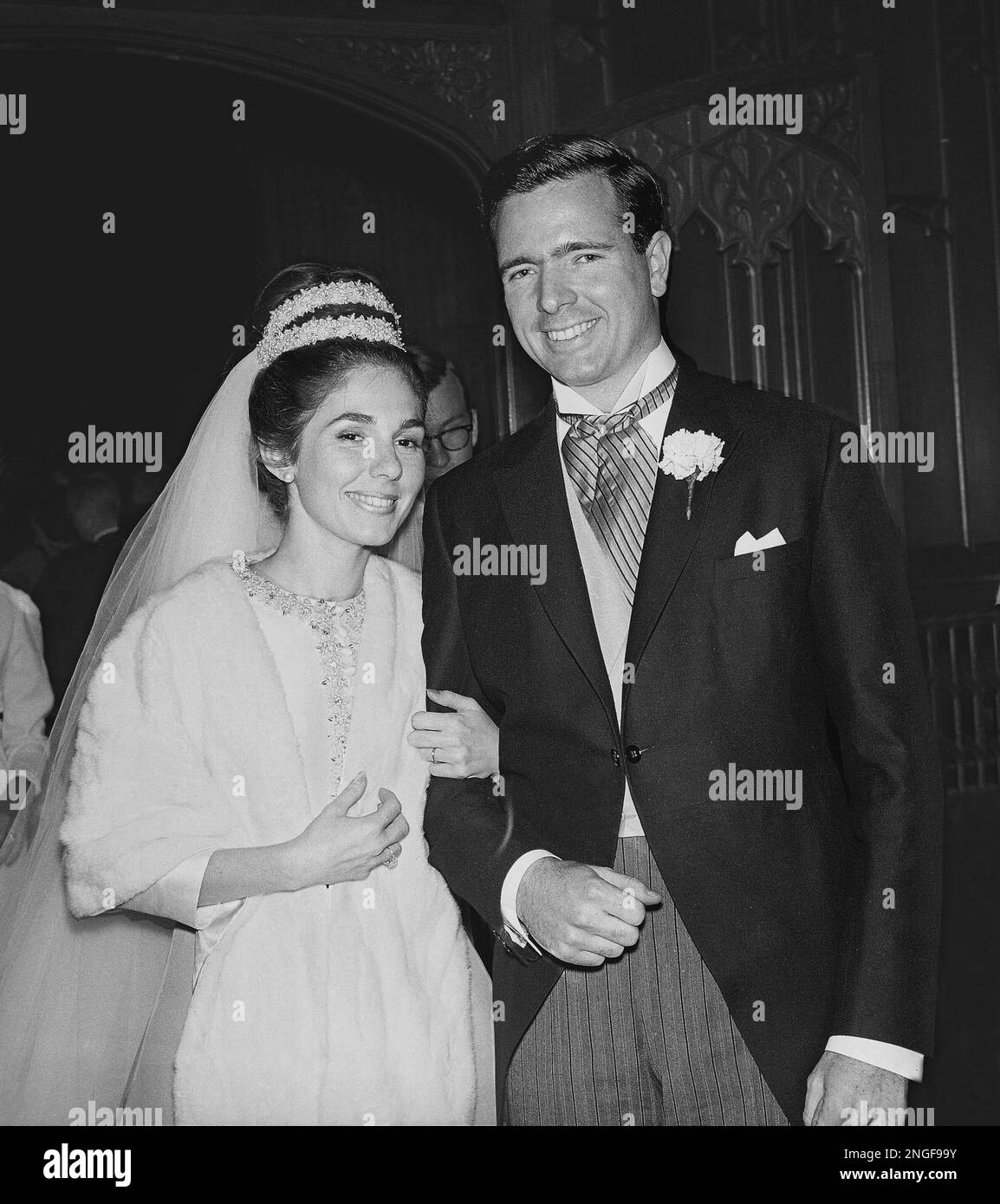 Henry John Heinz III and his bride, the former Teresa Simoes-Ferreira ...