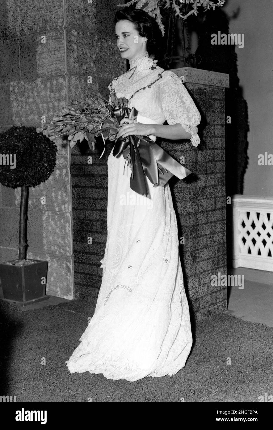 Railroad heiress Gloria Vanderbilt Stokowski appears on stage after her ...